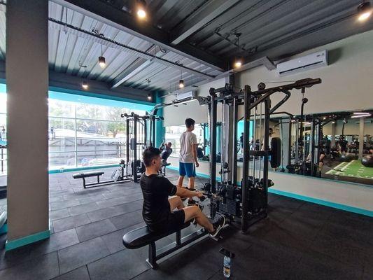 Gym & Fitness Center Greenville Jakarta Barat - FIT HUB