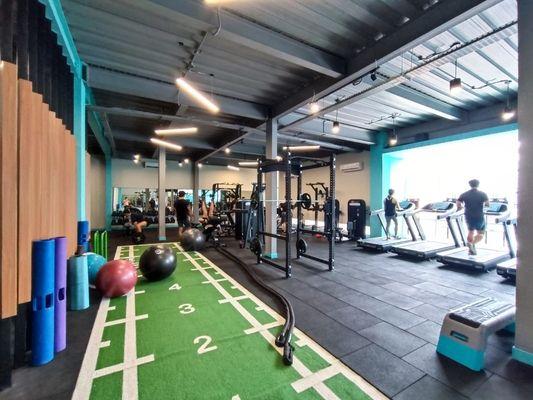 Gym & Fitness Center Greenville Jakarta Barat - FIT HUB