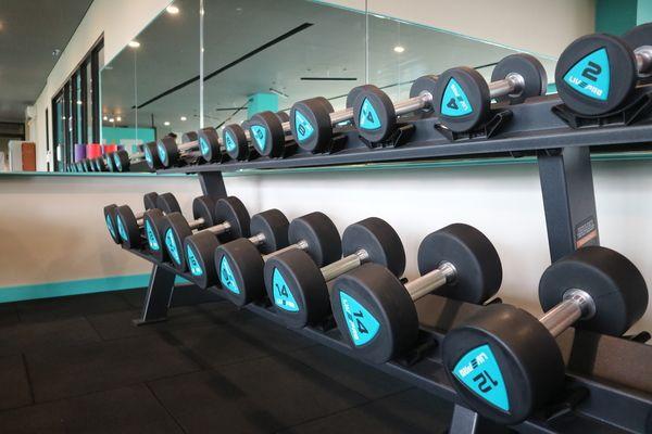 Gym & Fitness Center Pluit Jakarta Utara - FIT HUB